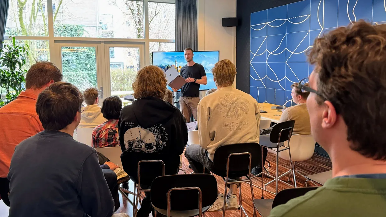 Lightning talks maart 2025 - Four Digits