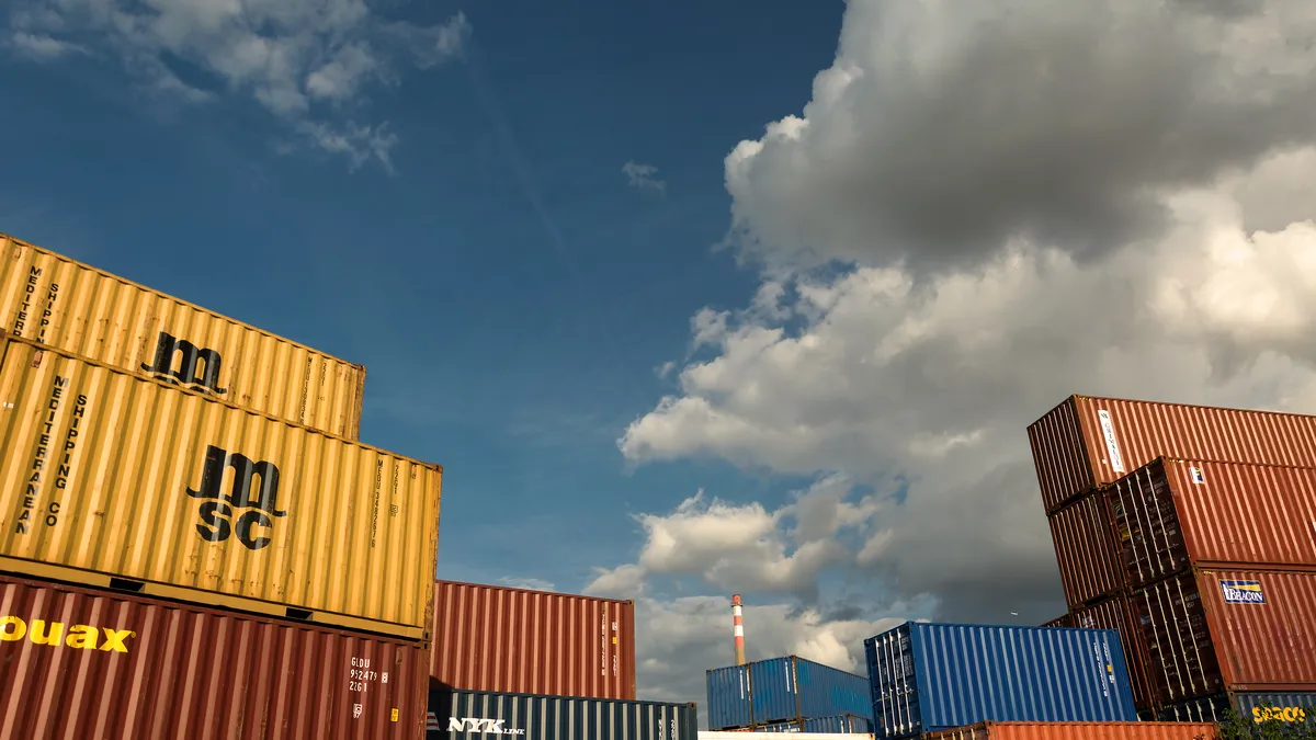 Python Containers: Best Practices - Four Digits